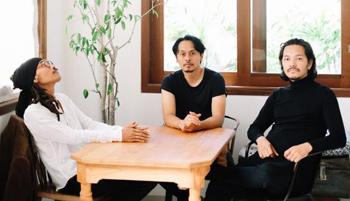 Dialog Dini Hari Tunjukkan Garis Depan - Musik Bali